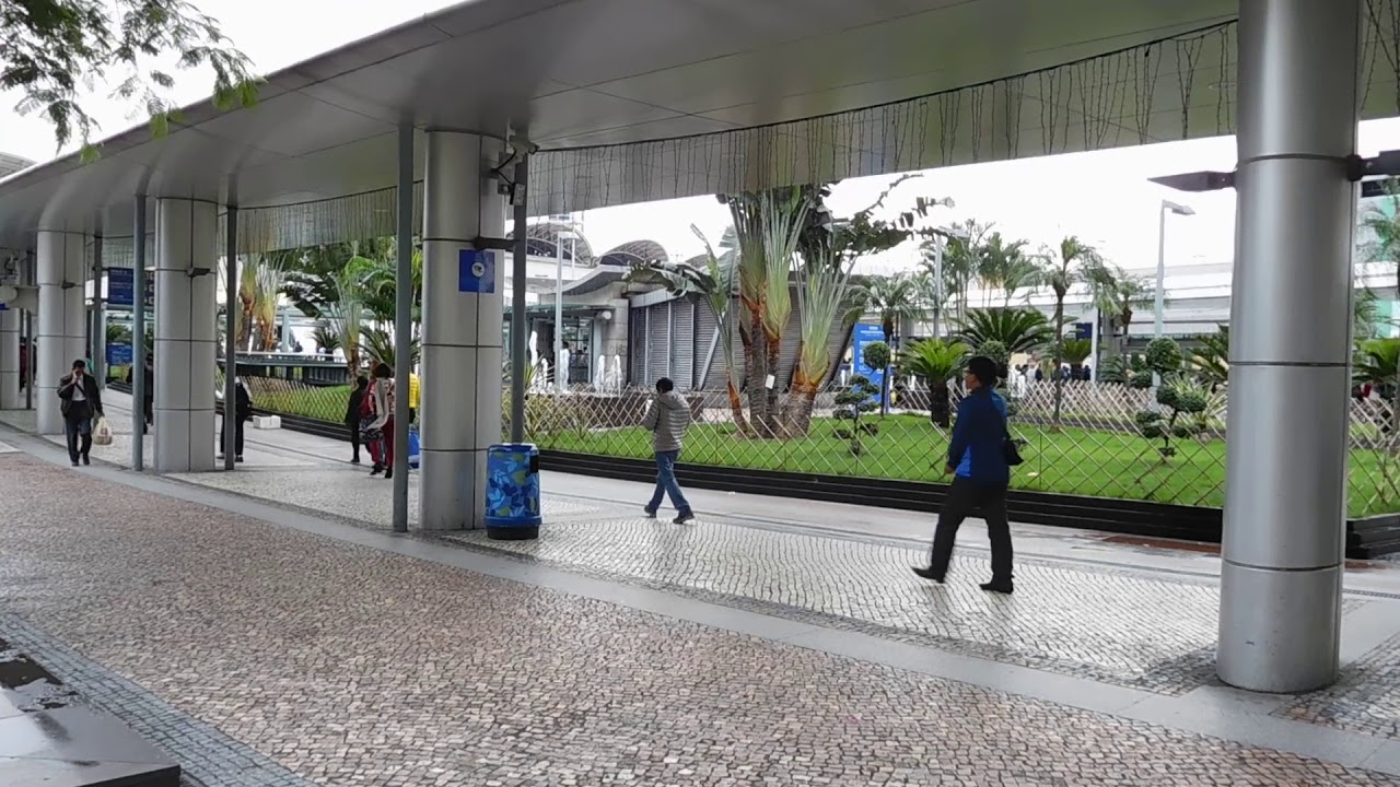 Border Crossing between Macau and China - YouTube