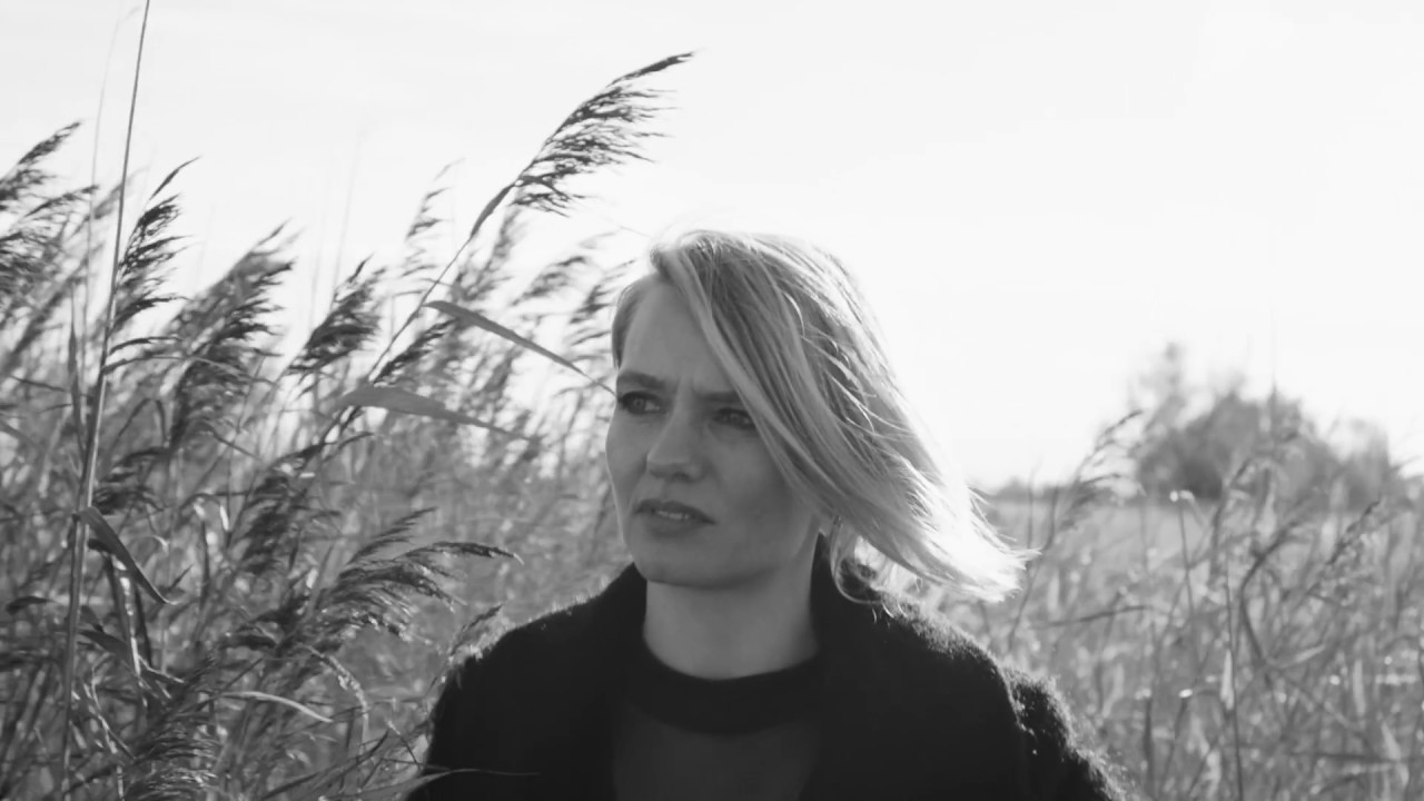 Jeanette Frederiksen - Alene (Official video) - YouTube