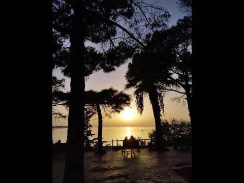 Öyle Birini Sevinki