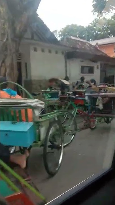 menuju wisata ziarah sunan mbonang para wisata naik becak - YouTube