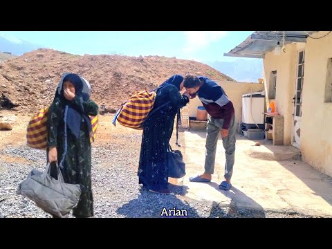 Farideh'in savaş sırasında ailesinden ve köydeki yaşamından acı bir şekilde ayrılması.