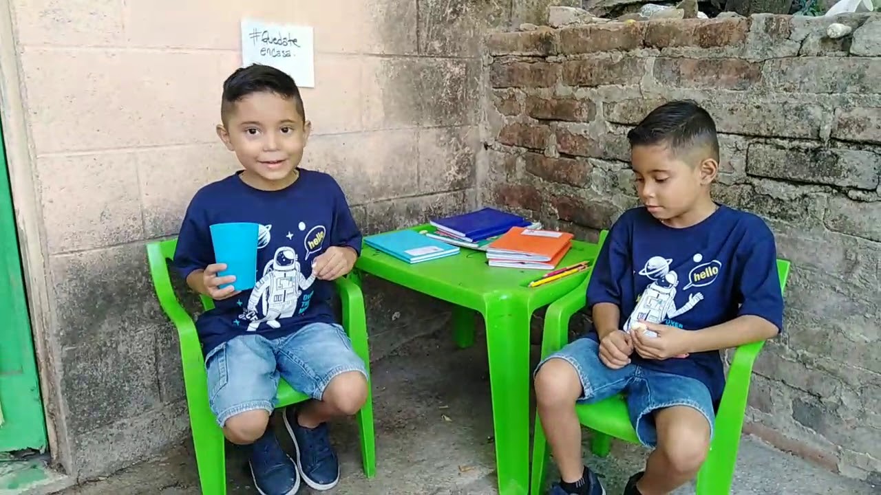 Reto del Ajo - Pequeños Traviesos - YouTube