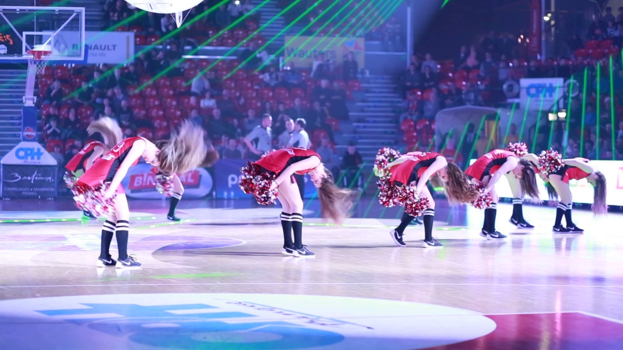 Coca-Cola Dancers - YouTube