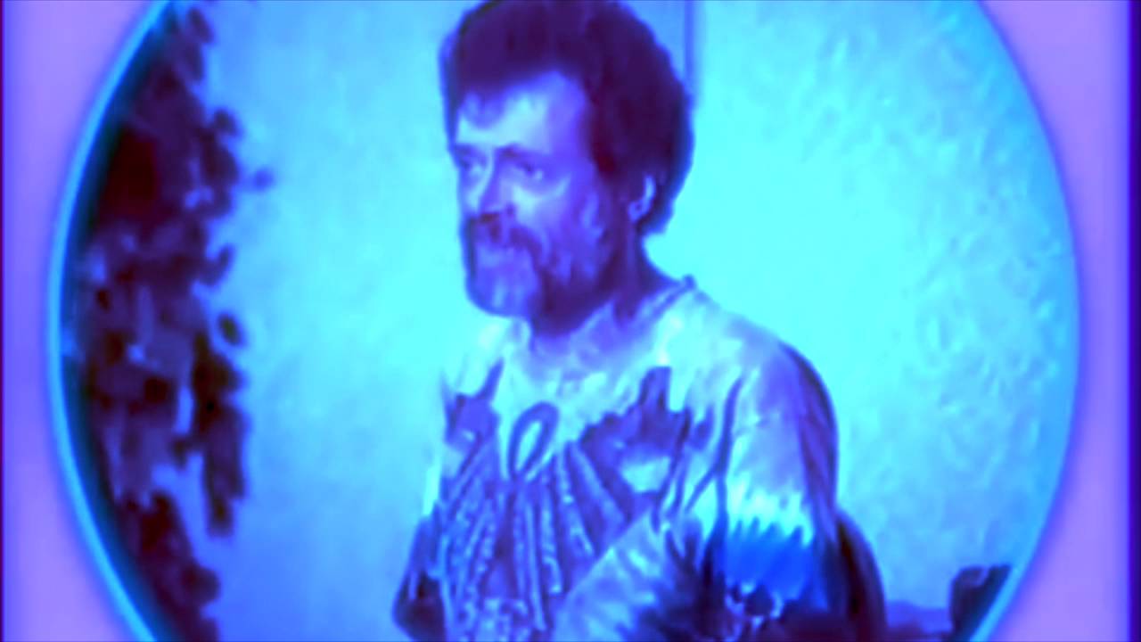 Terence McKenna Knocks Bill Clinton - YouTube