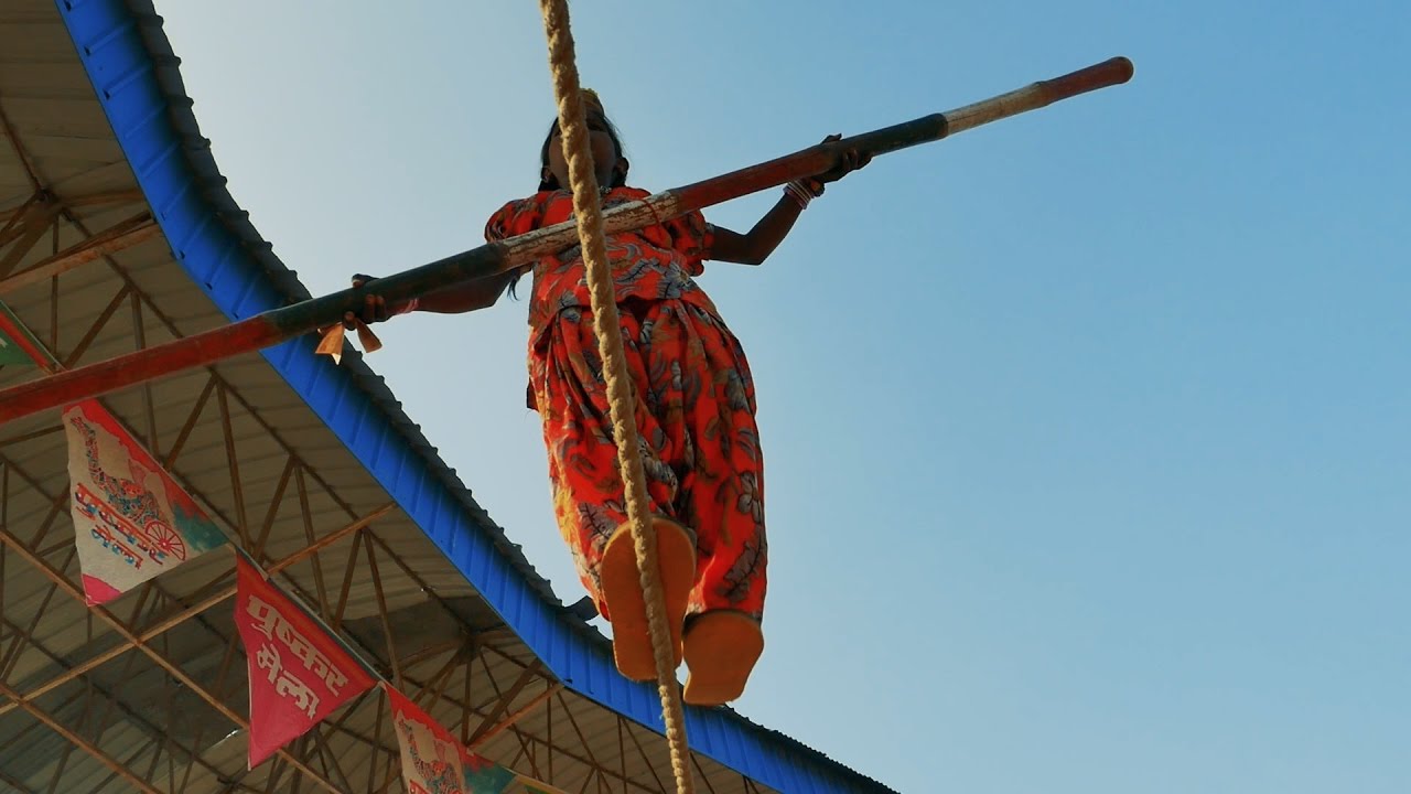 Amazing Indian Girl Talent Video.Circus Girl Balancing on slackline ...
