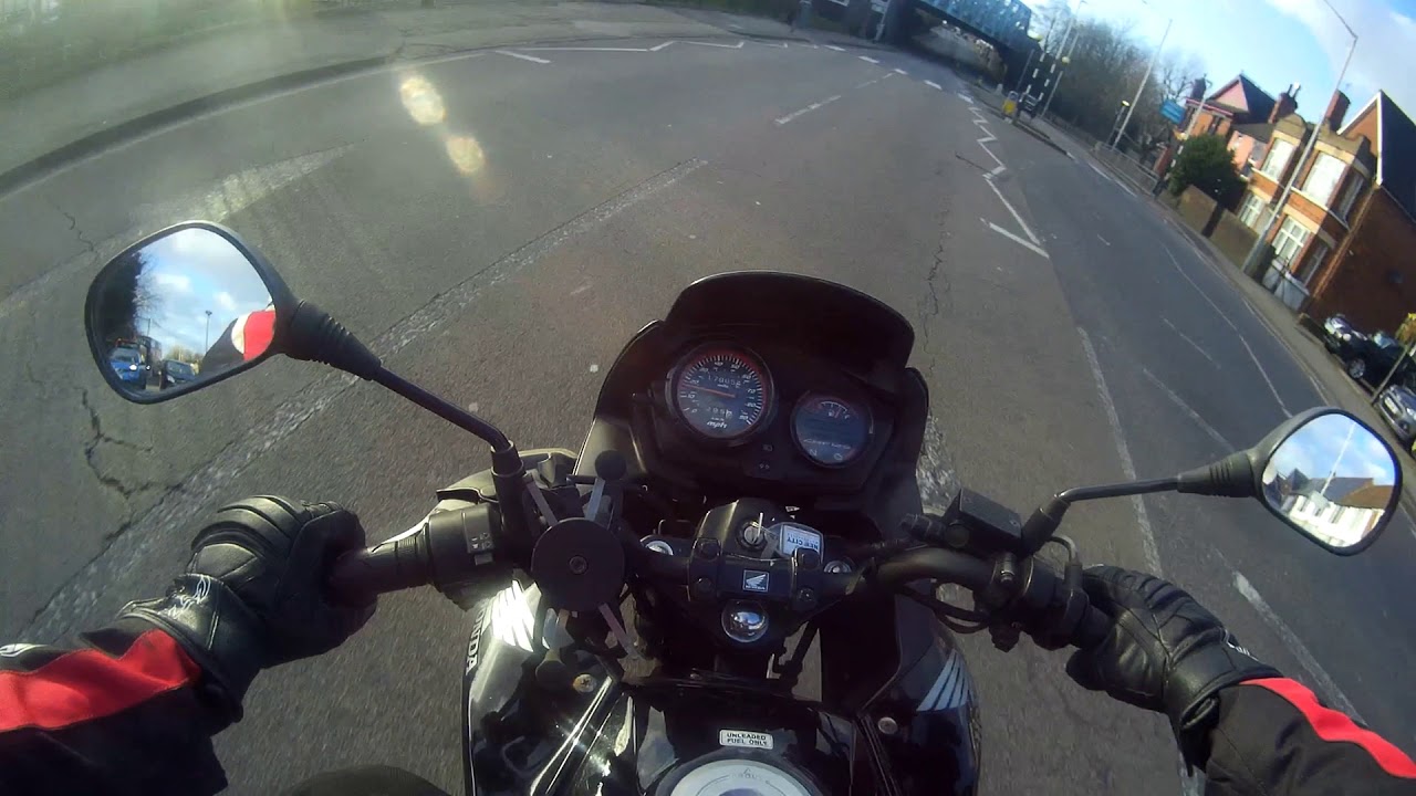 motorcycle crash after car in front had to emergency brake (KT16 UKW ...