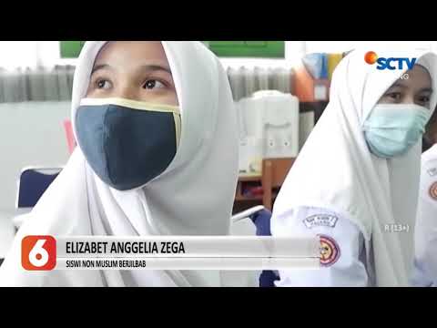 SISWI NON MUSLIM TAK MERASA TERPAKSA MENGENAKAN SERAGAM JILBAB