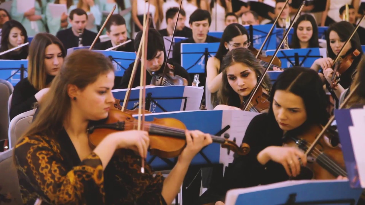 Moldovan National Youth Orchestra la Shopping MallDova - YouTube
