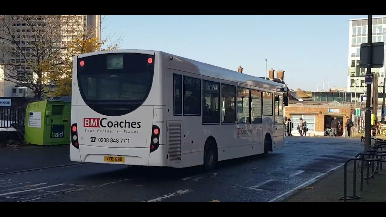 Here is the BM Coaches Enviro 200 bus in Woking Sunday 20 November 2022 ...