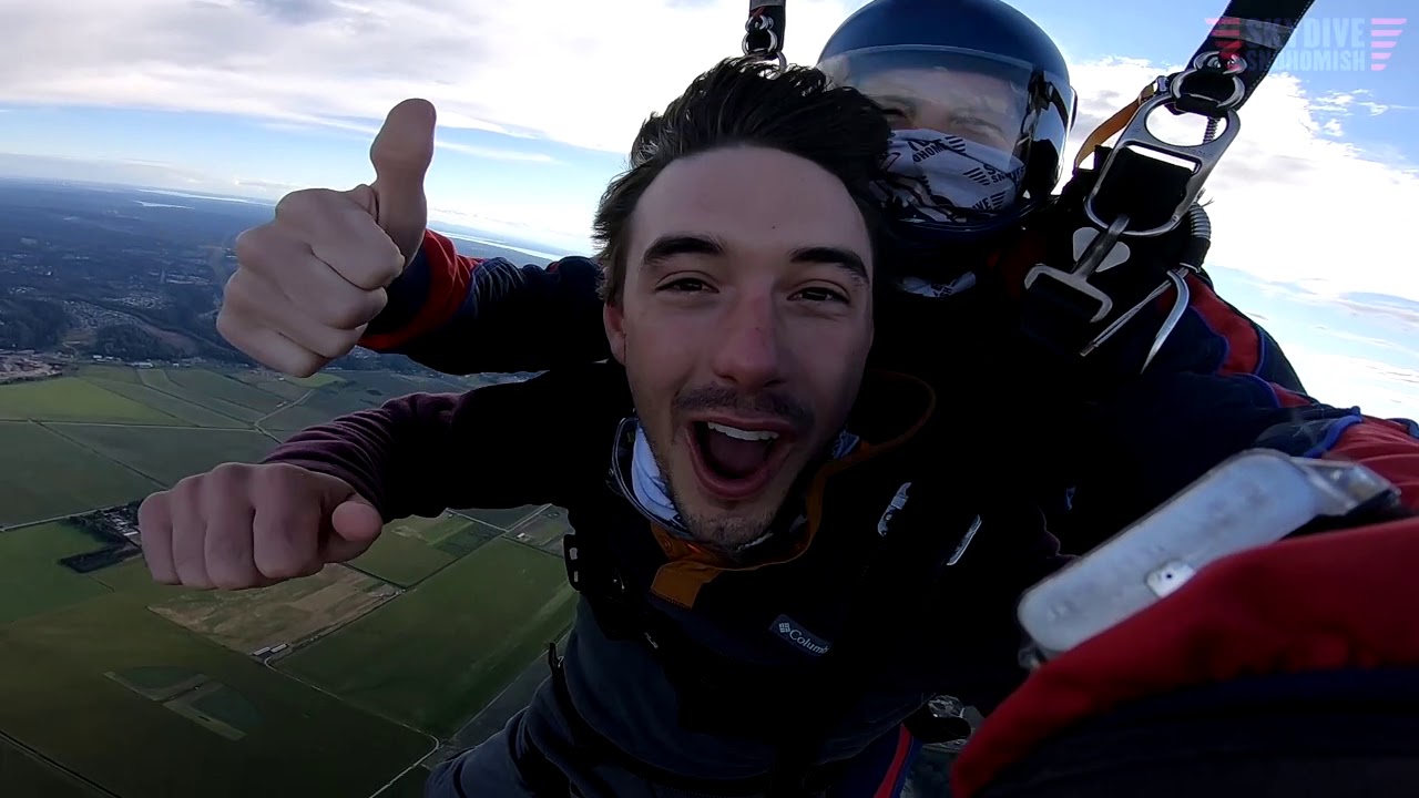Ryan Hoyos's Tandem skydive! - YouTube