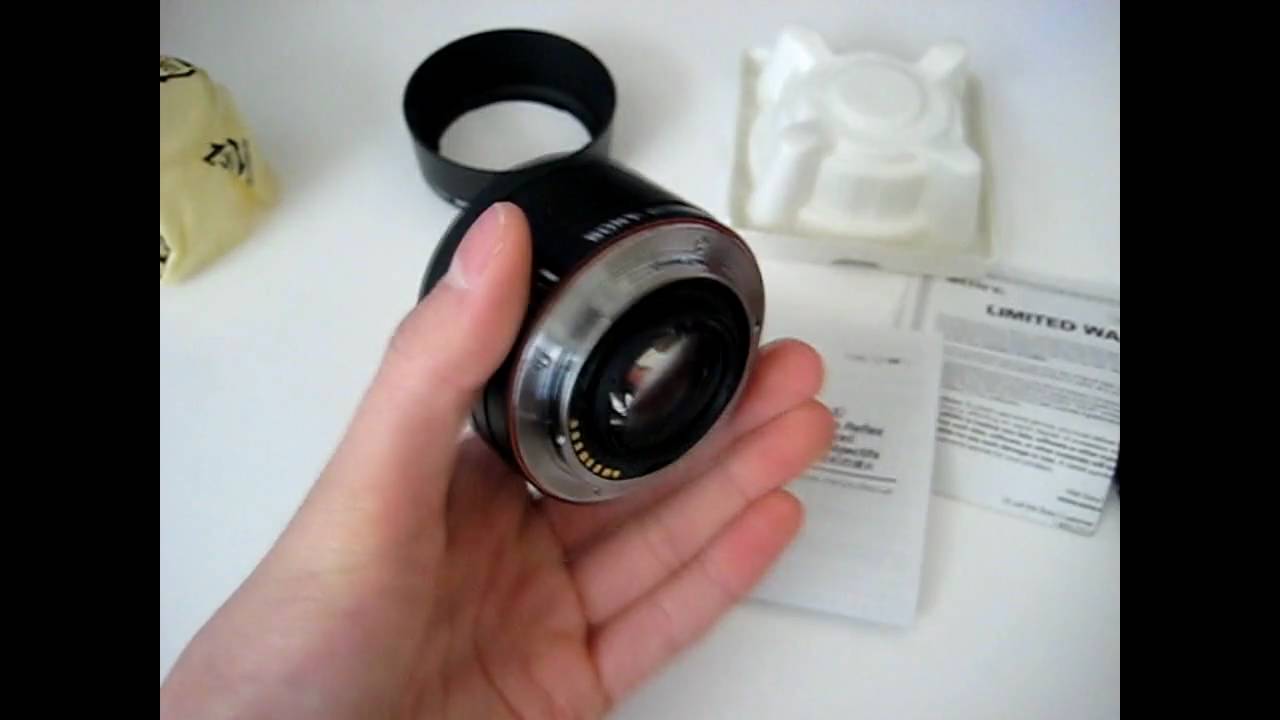 Sony SAL-50F14 50mm F/1.4 Unboxing - YouTube