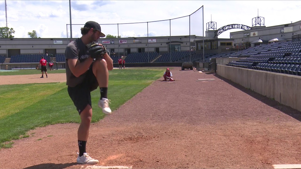 Clay Moffitt Bullpen Session - YouTube
