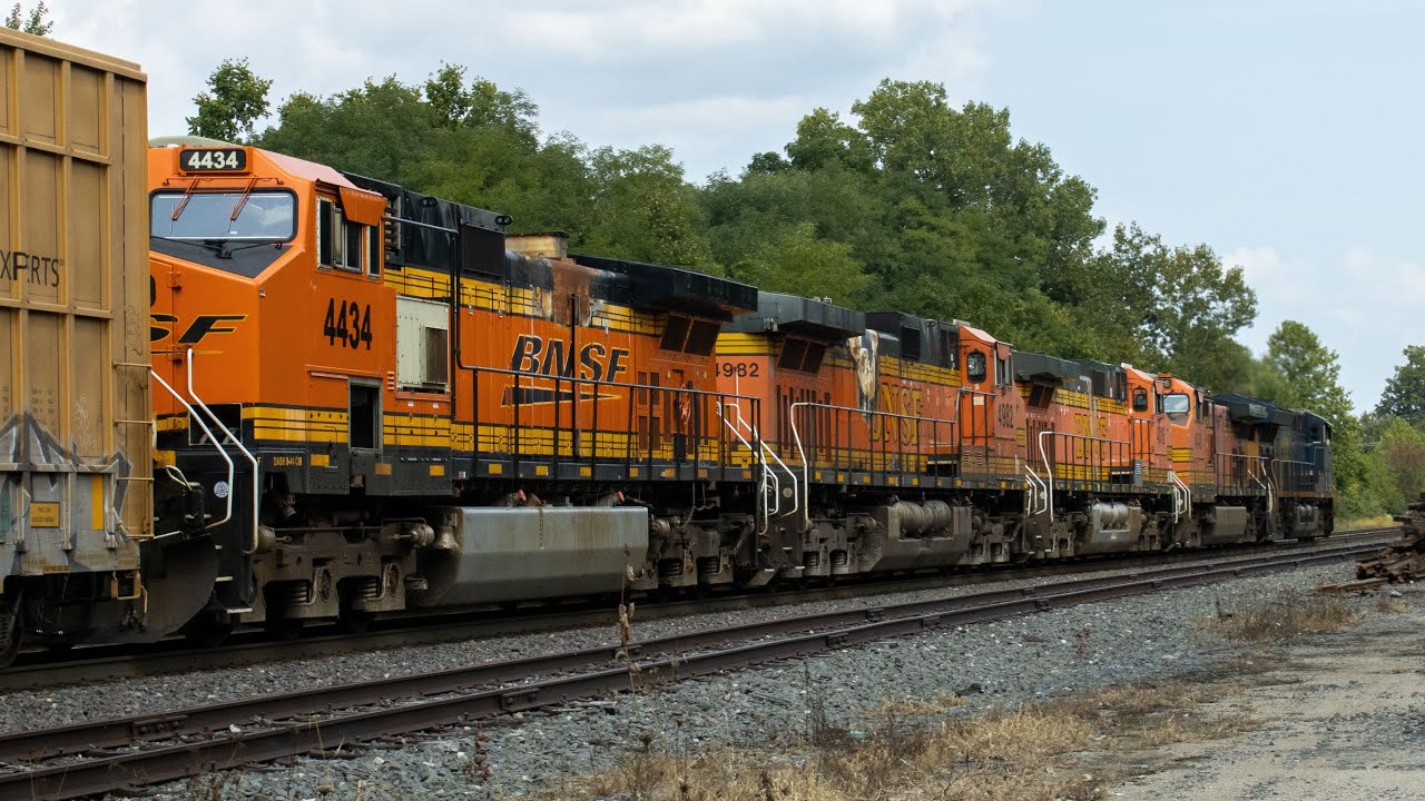 CSX Manifest With 4 Fire Damaged BNSF Dash 9s & Other trains Grafton, OH 9-17-22 - YouTube