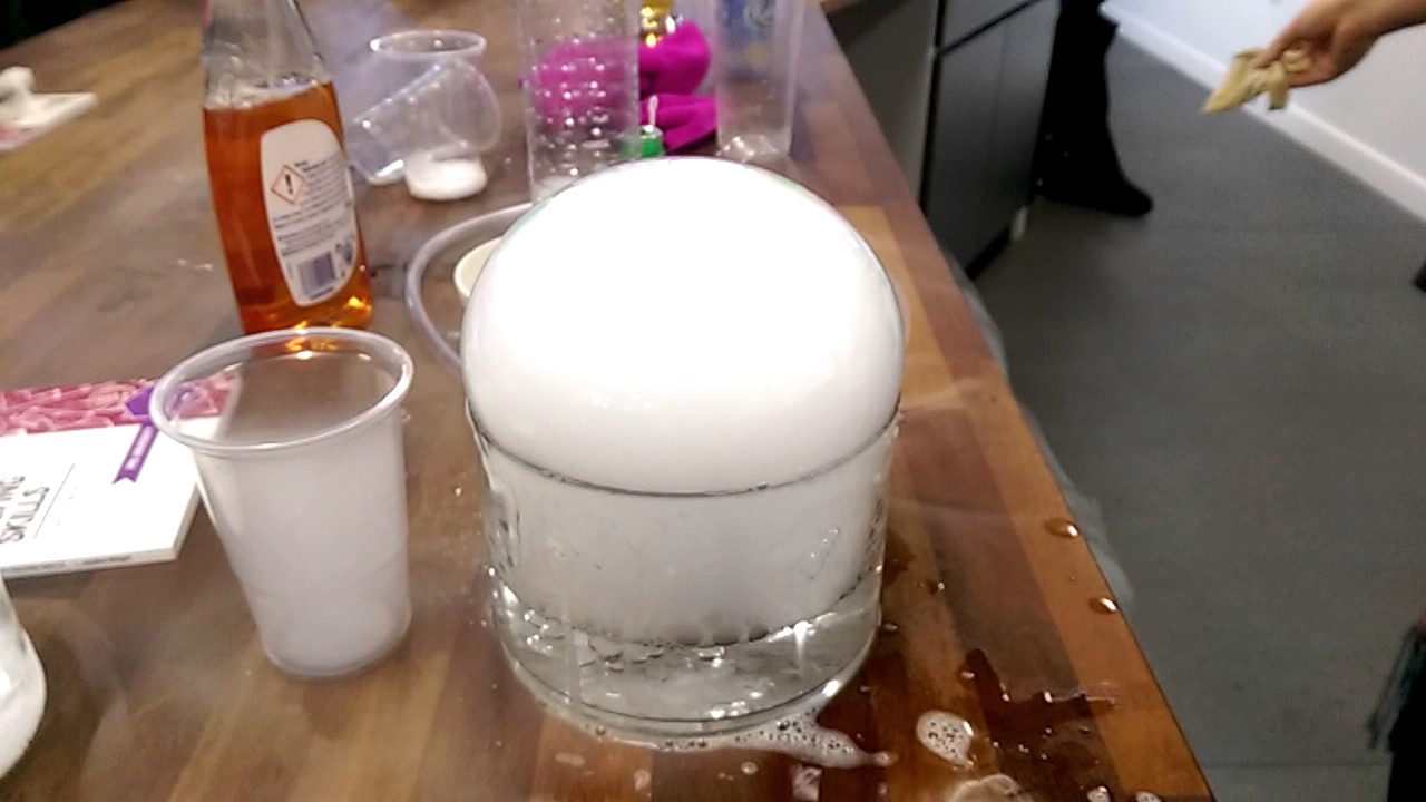 Big balloon dry ice - YouTube