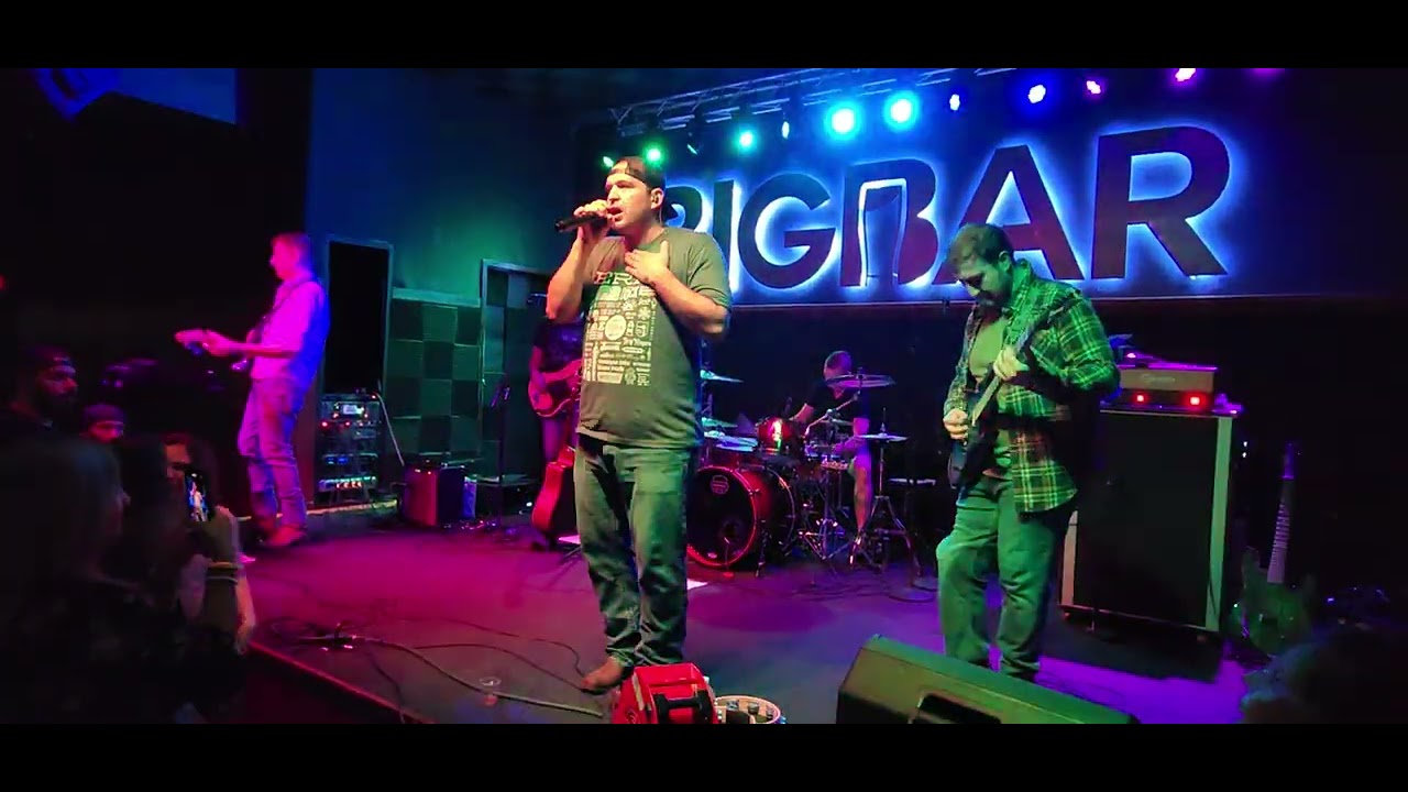 Small Town Revolution - Sugar, We're Goin Down @ BIGBAR Erie, PA 8-5-22 ...