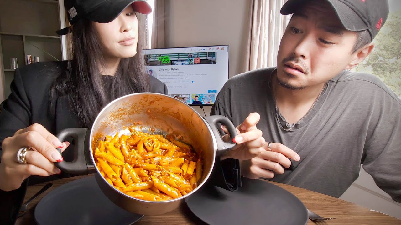 My Fiancée cooked for me for the FIRST time - YouTube