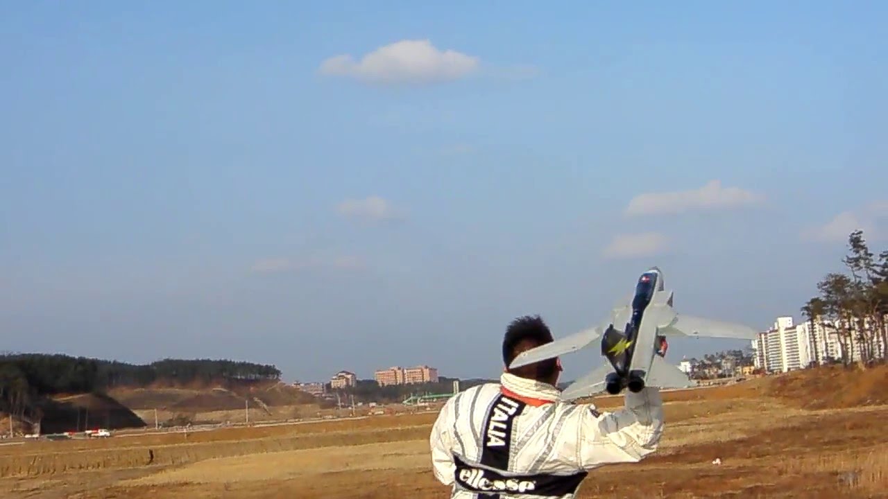 RC Tornado 4cell 64mm EDF Jet (Exceed RC) - YouTube
