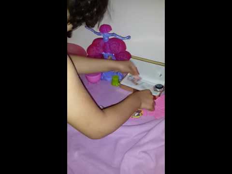 Nihal'in minişi ve atı