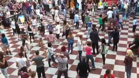 Flash mob dances - YouTube