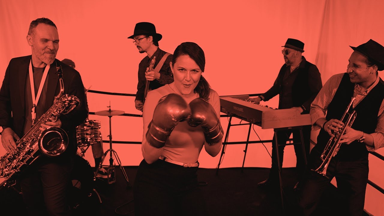 Robyn Bennett - Fight Song (Official video) - YouTube