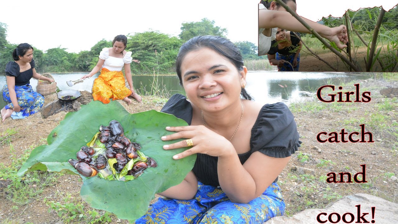 Brave Girls Catch & Cook strange Food! Living and Found on Trees in the ...