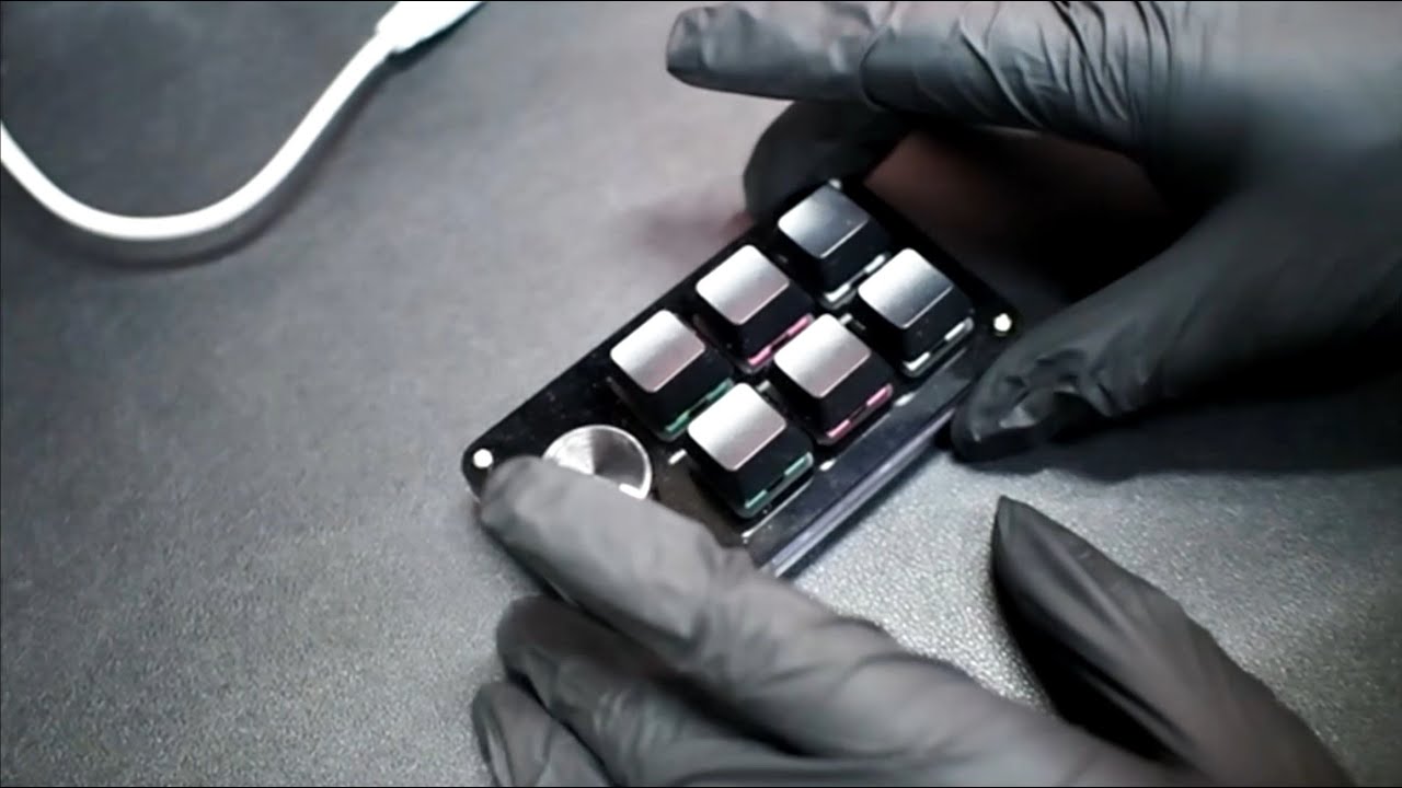 Looking at a cheap 6 switch macropad with knob - YouTube