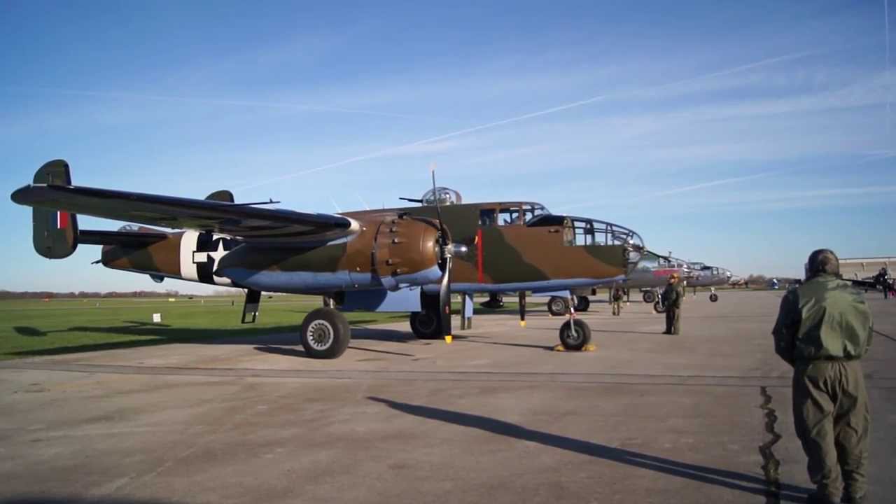 B-25 engines warming up in the cold morning. - YouTube