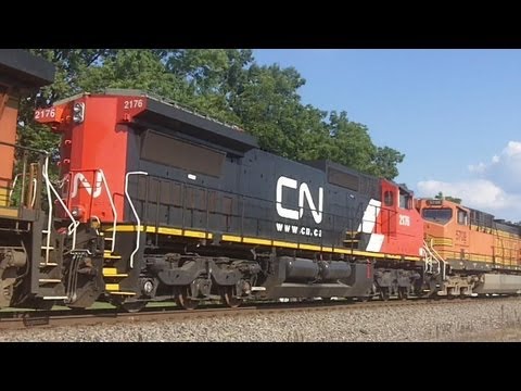 BNSF 4791 With CN 2176 Ex-BNSF In Colona, IL - YouTube