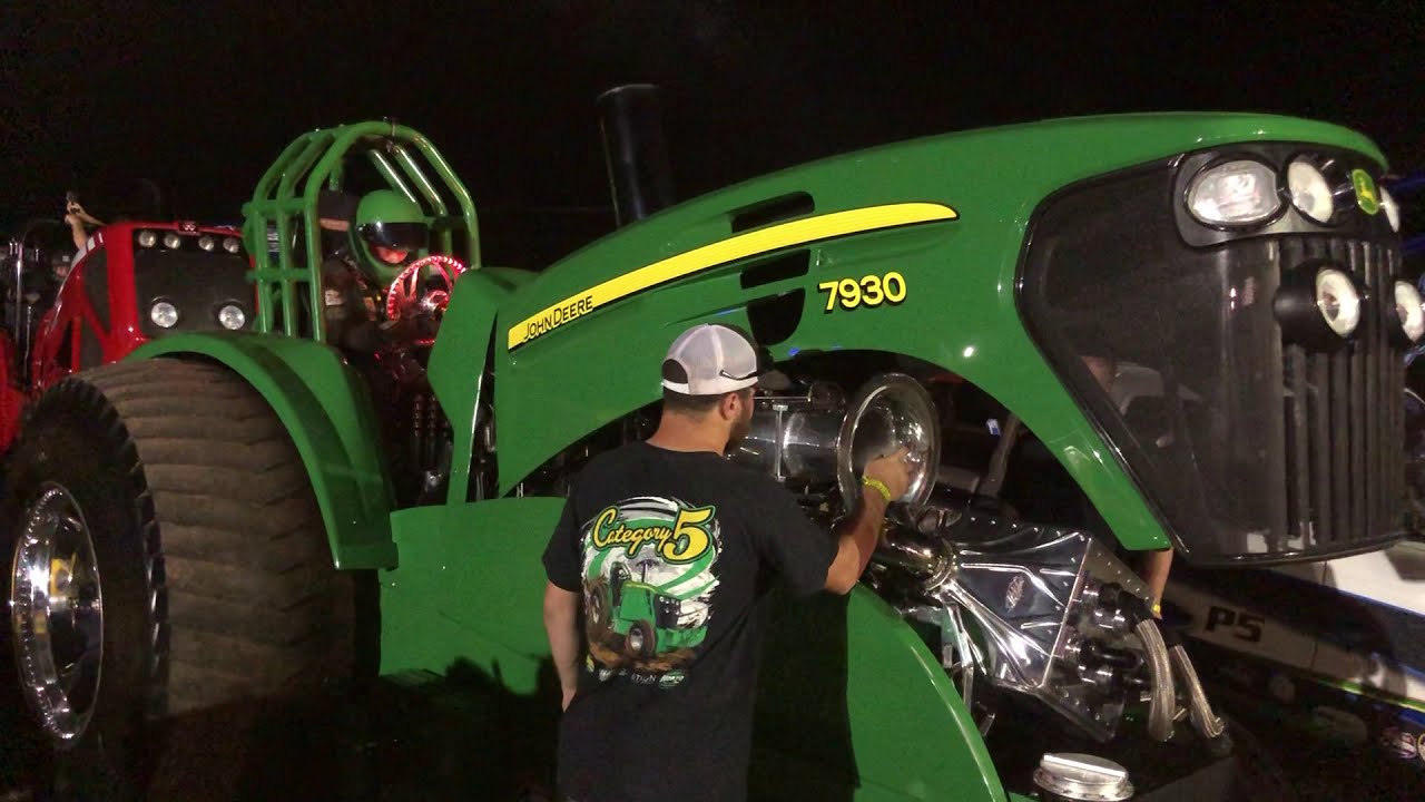 ProStock Pulling Tractor Cold Start - YouTube