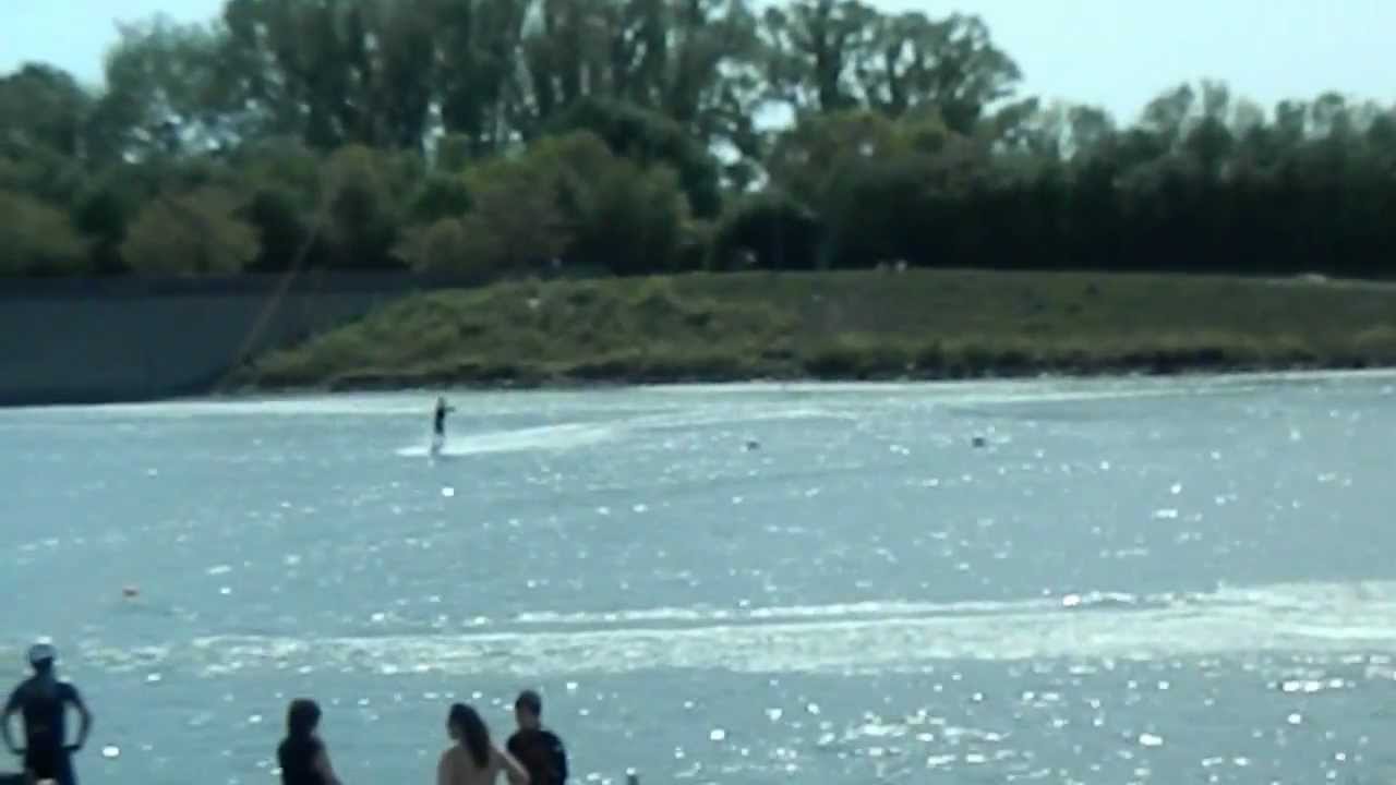 People in Vienna surfing in Dunai River - YouTube
