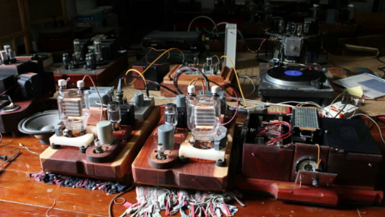 SE 833A AMPLIFIER - YouTube