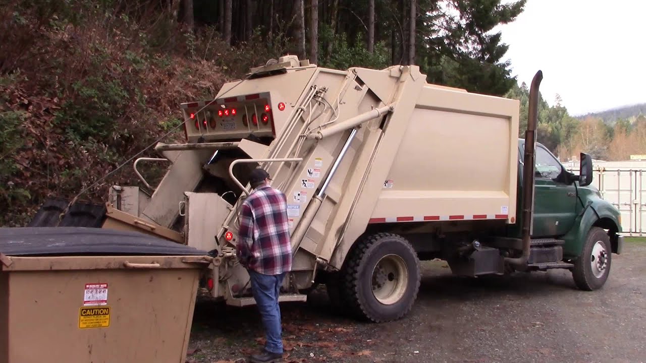 Tom's Trash - Ford F750 Pak Mor Rear Loader Garbage Truck - YouTube