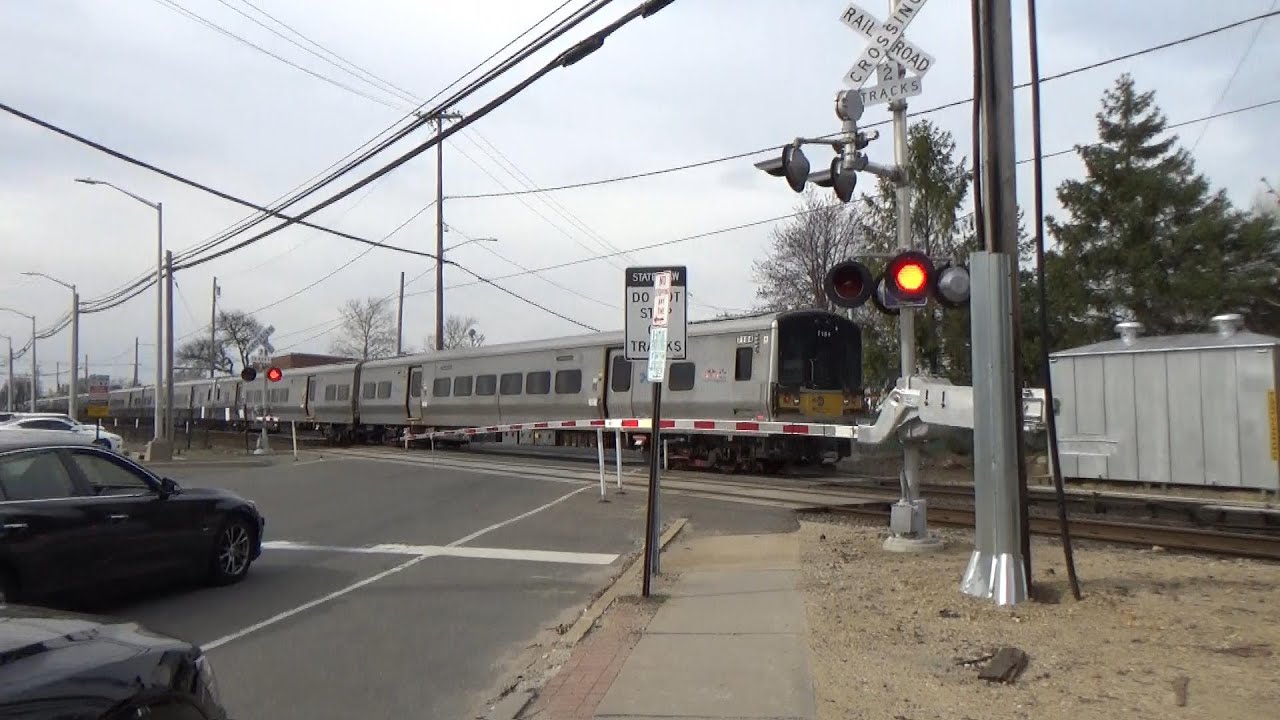 LIRR M7 Passenger Train to Penn Station Westbound - Broadway Railroad ...