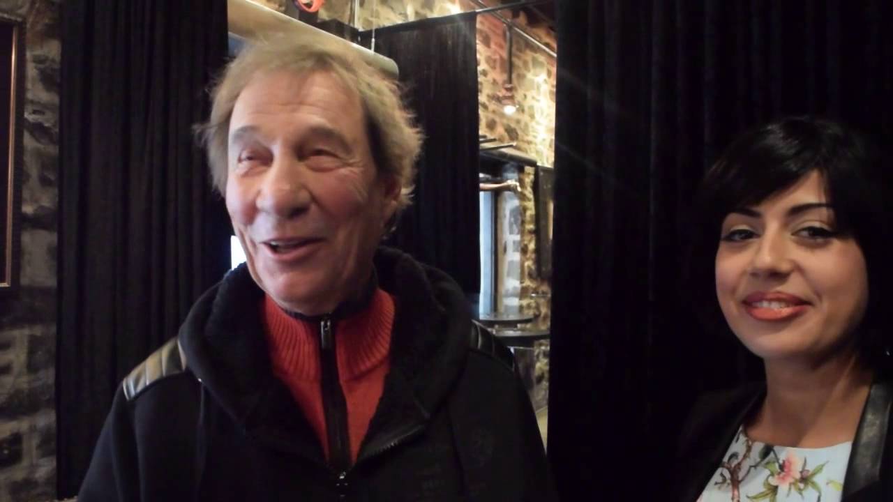 Jean Pierre Ferland raconte Felix à Sally Folk - YouTube