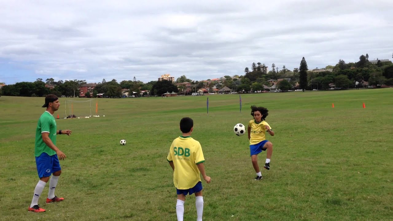 Soccer de Brazil 1on1 training - ALTINHA - YouTube