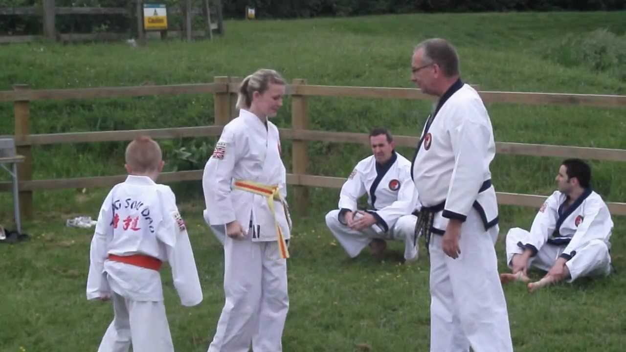 TANG SOU DAO DISPLAY AT ALBION PUB, RAINHAM, ESSEX - YouTube
