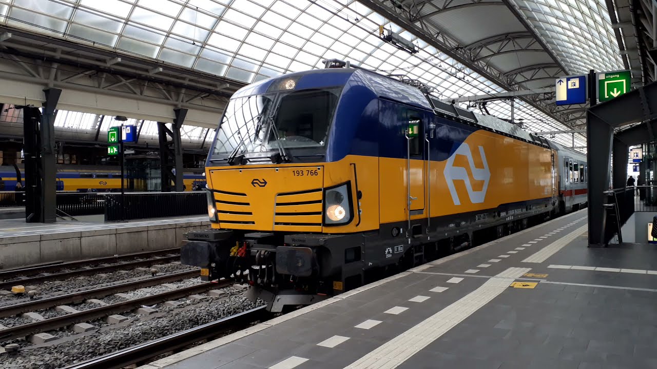 NS Vectrons 193 766 en 193 759 op Station Amsterdam Centraal - YouTube