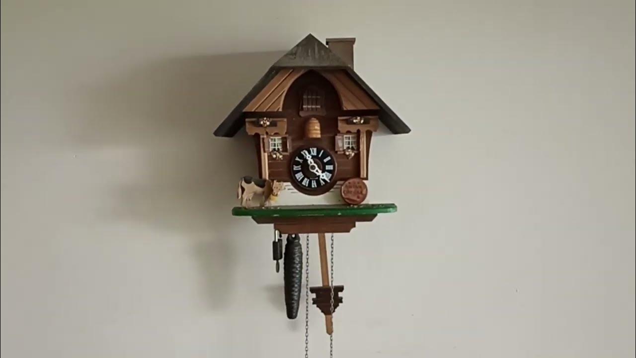 How to deactivate the chime on this kind of cuckoo clock - YouTube