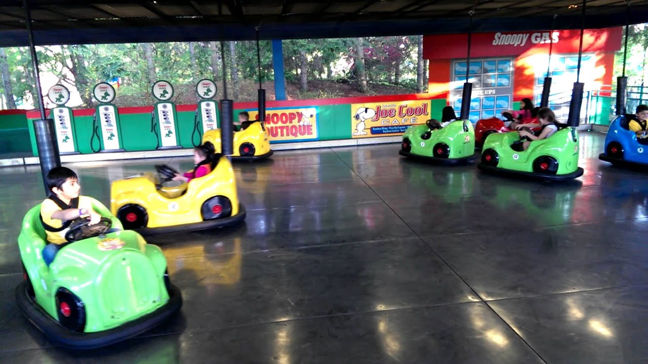 Kids at wonderland bumper cars - YouTube