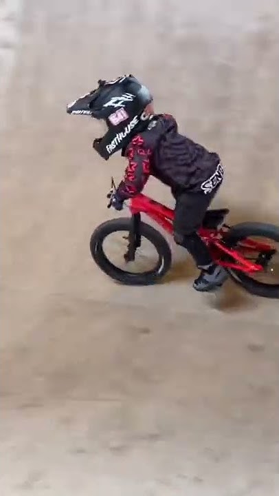 Toddler riding a kids bike down a HUGE ramp 🤯 3 year old BMX life - YouTube