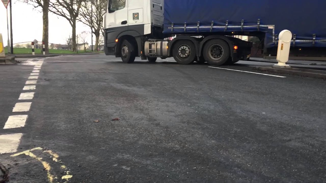 British Lorry fail - YouTube