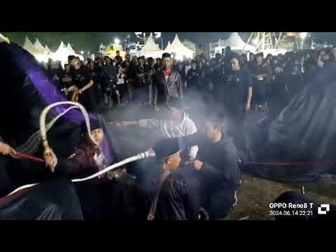 kesenian Bantengan SENTONO ROGO AJI feat PUTRO SUMBER AJI dalam rangka acara bersih desa ...