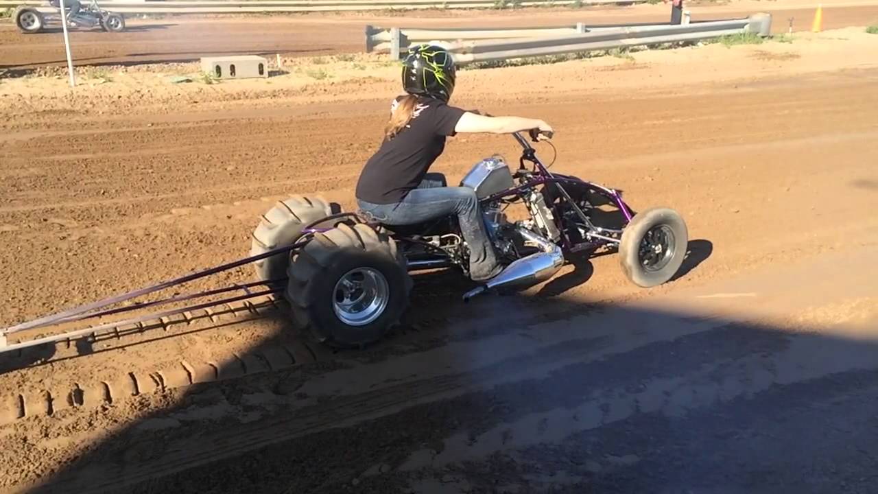 Honda Trx 250r sand drag slo mo - YouTube