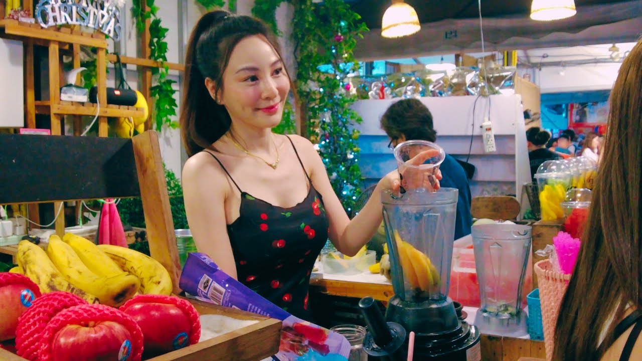 🇹🇭 Famous Thai Fruit Smoothie Lady Boss! There Are Many Guests Every ...