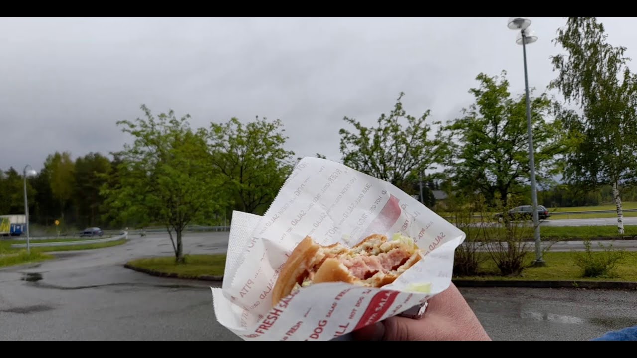 Ysitien grilli, Lievestuore, Urpo syö porilaisen - YouTube