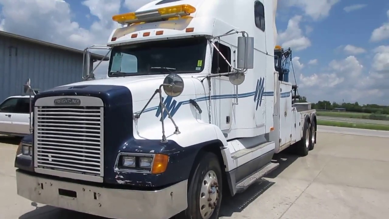 1995 Freightliner FLD With Holmes 750 With Hydraulic Underlift - YouTube