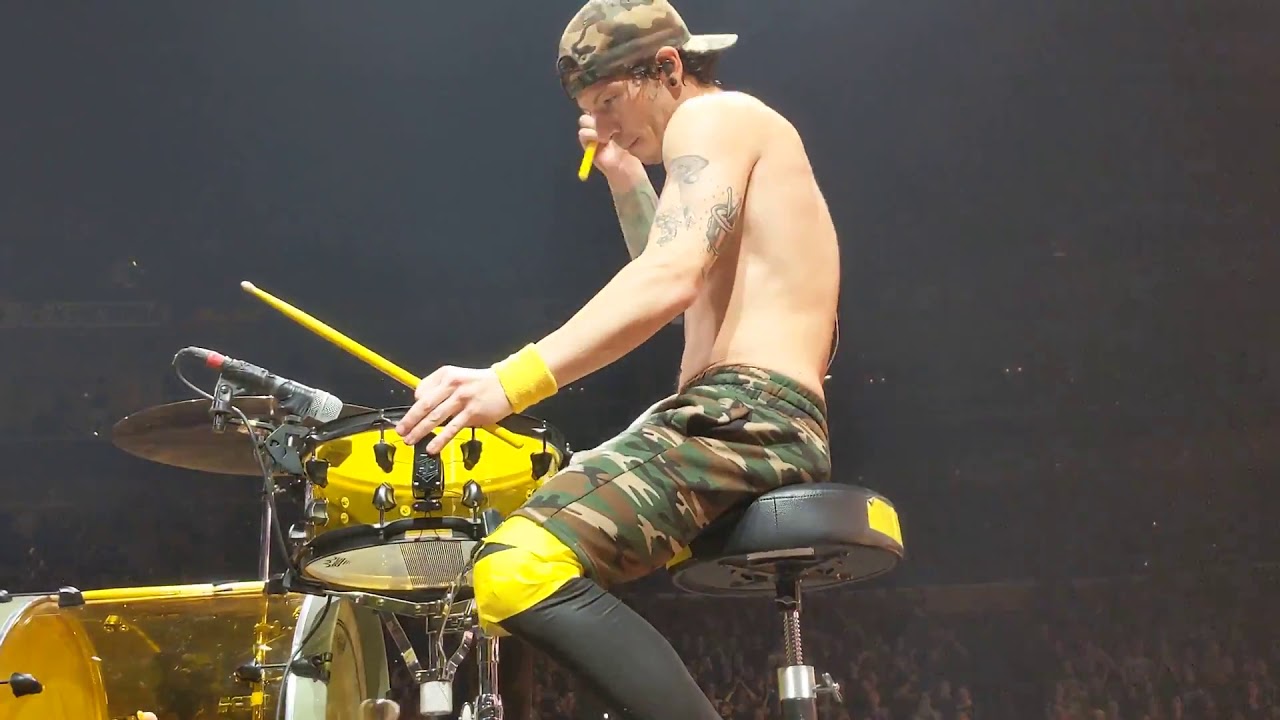 Twenty One Pilots Josh Dun Drum Island Bandito Tour Buffalo NY - YouTube
