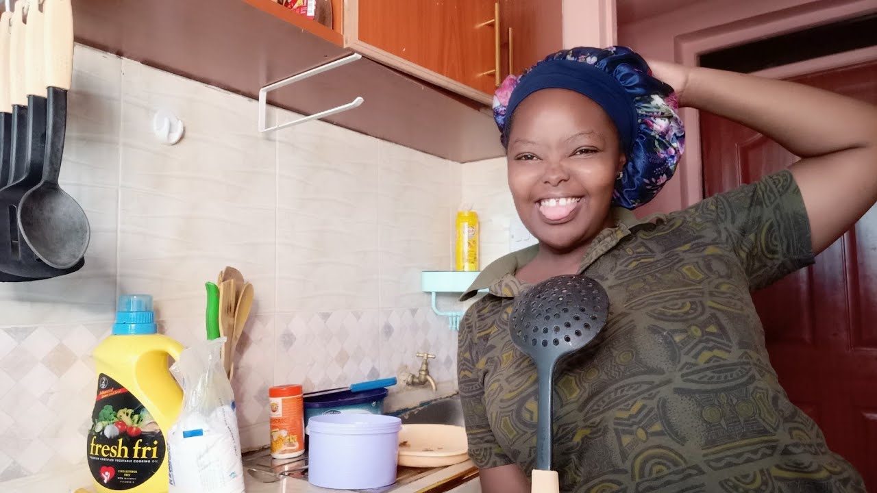 How to prepare homemade banana CRIPS//cooking vlog - YouTube