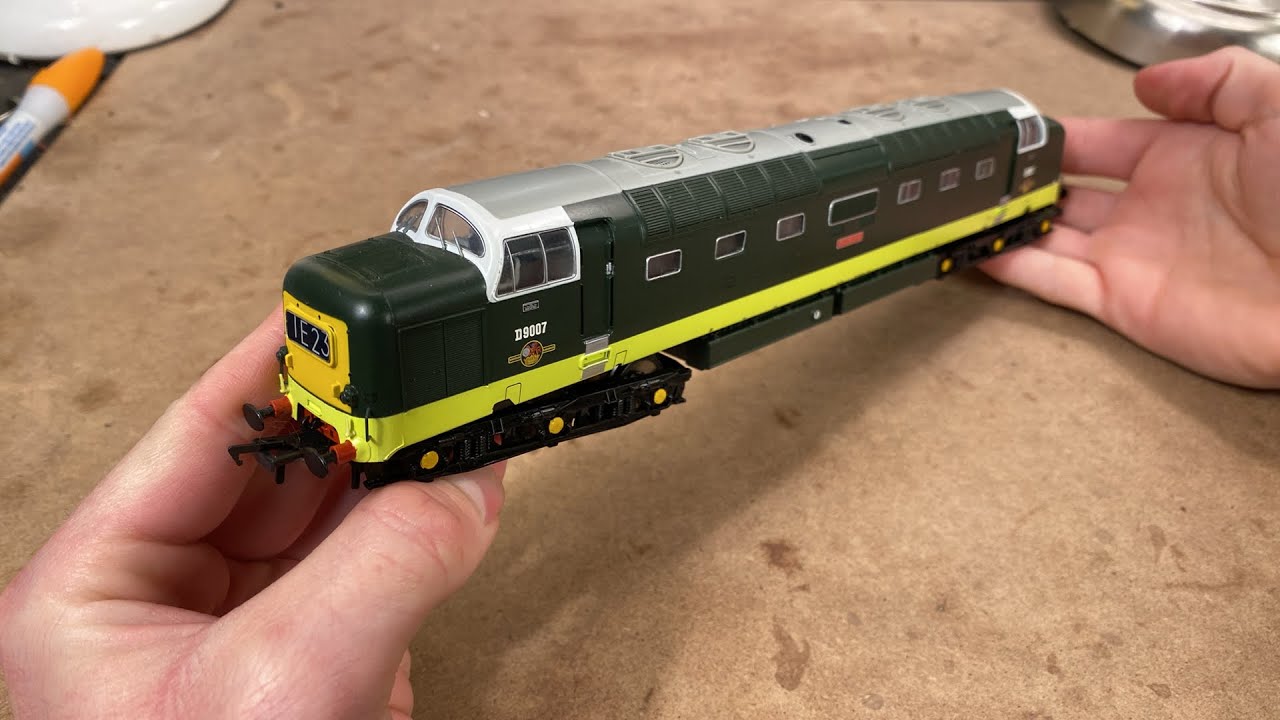 Trying to Fix a Bachmann Deltic Class 55 Locomotive - YouTube