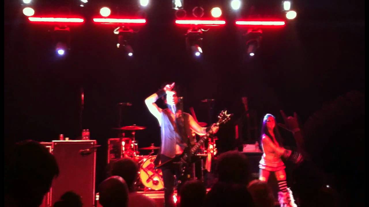 Wayne Static (and Tera Wray) - I'm With Stupid [HQ AUDIO] - Jan 31 ...